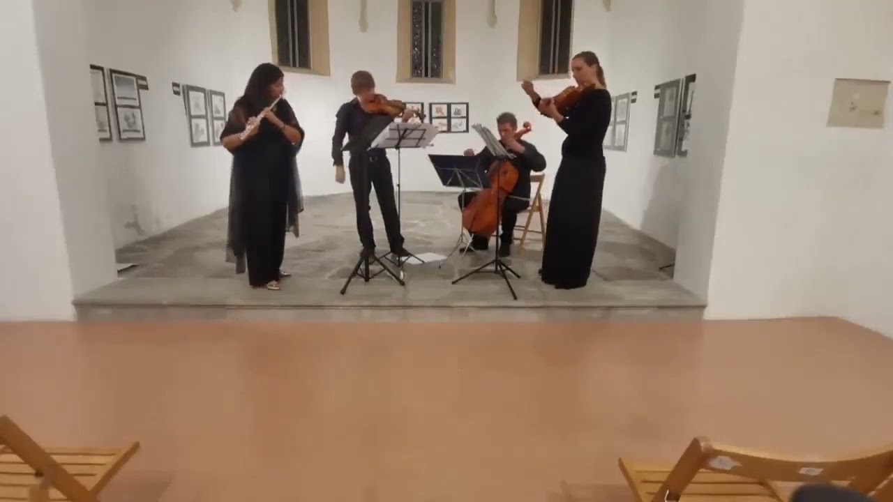 W. A. Mozart: Flute Quartet No. 1 in D Major, K. 285 / Jurka Zoroja ...