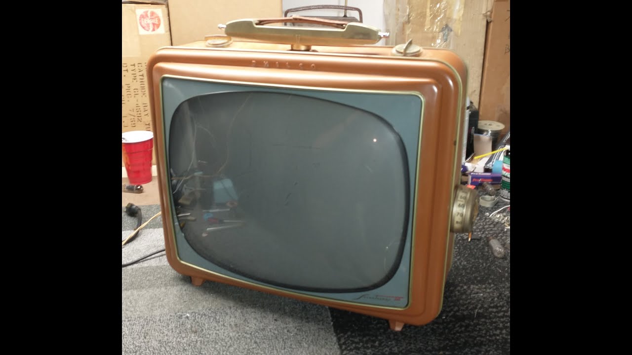Philco Seventeener III restoration p1o1 - YouTube