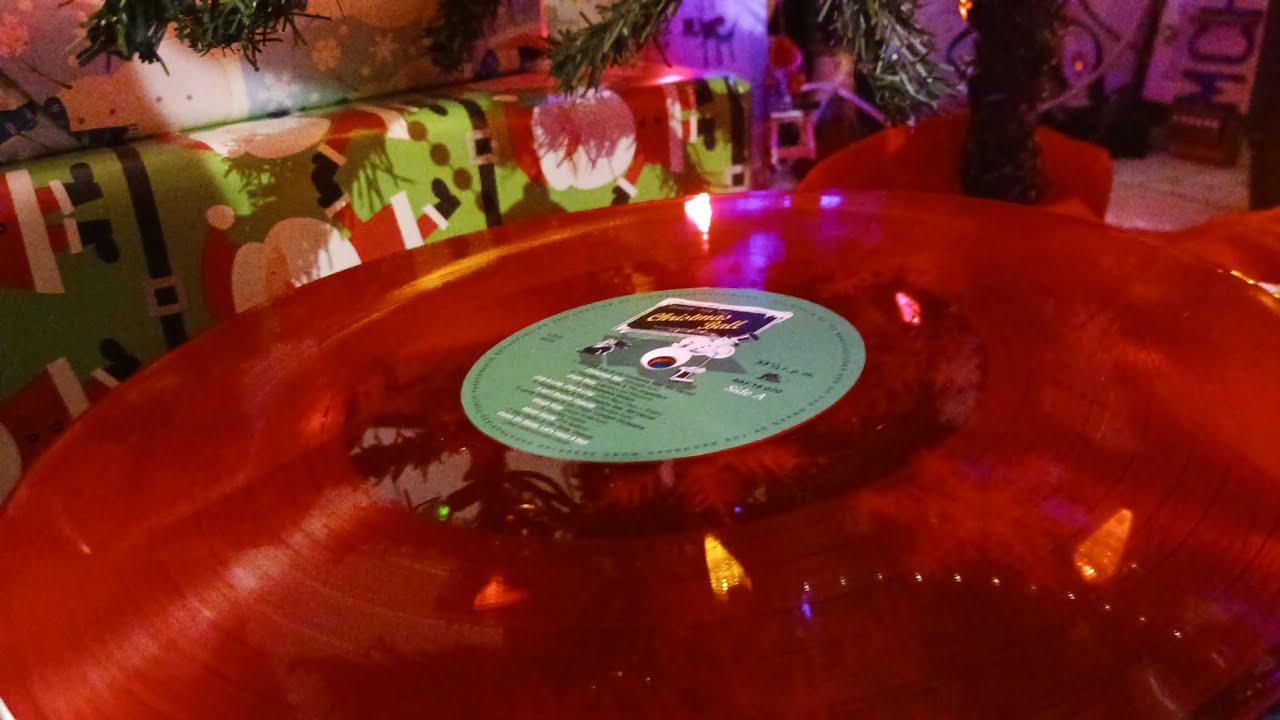 "It Ain't Snowing Outside" by Georgie Auld and His Orchestra feat. Bill ...