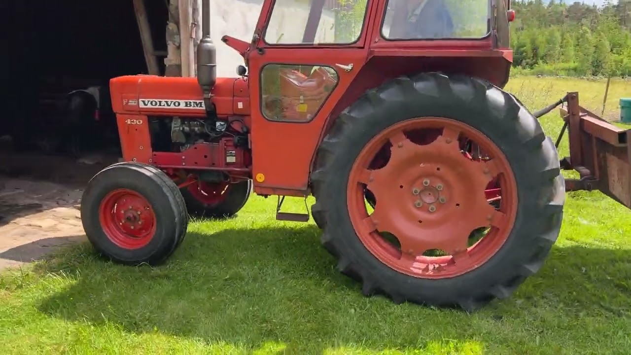 Traktor - VOLVO-BM T 430 | Blinto auktioner