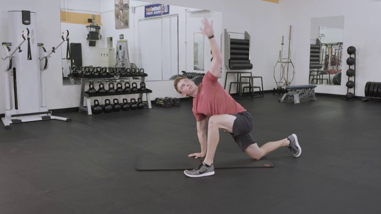 Alternating Spiderman Lunge with Thoracic Rotation - YouTube