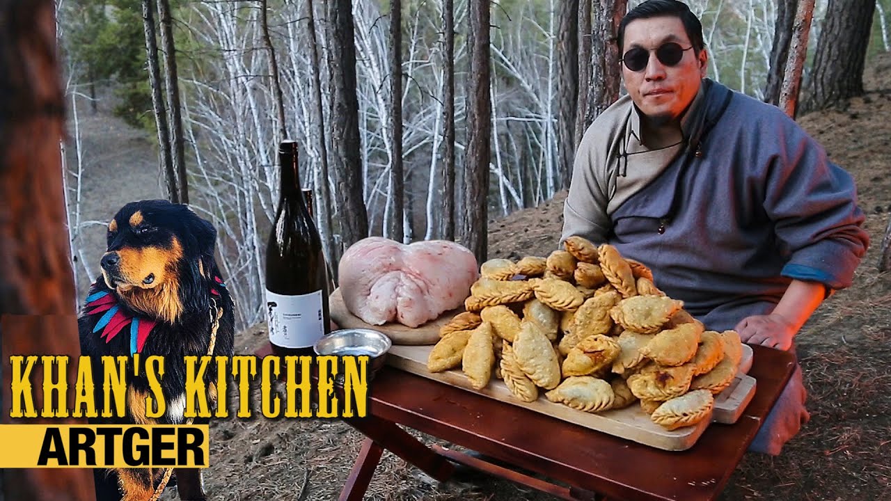 The GREATEST MONGOLIAN MEAT PASTRY: Traditional Khuushuur Over Flames ...