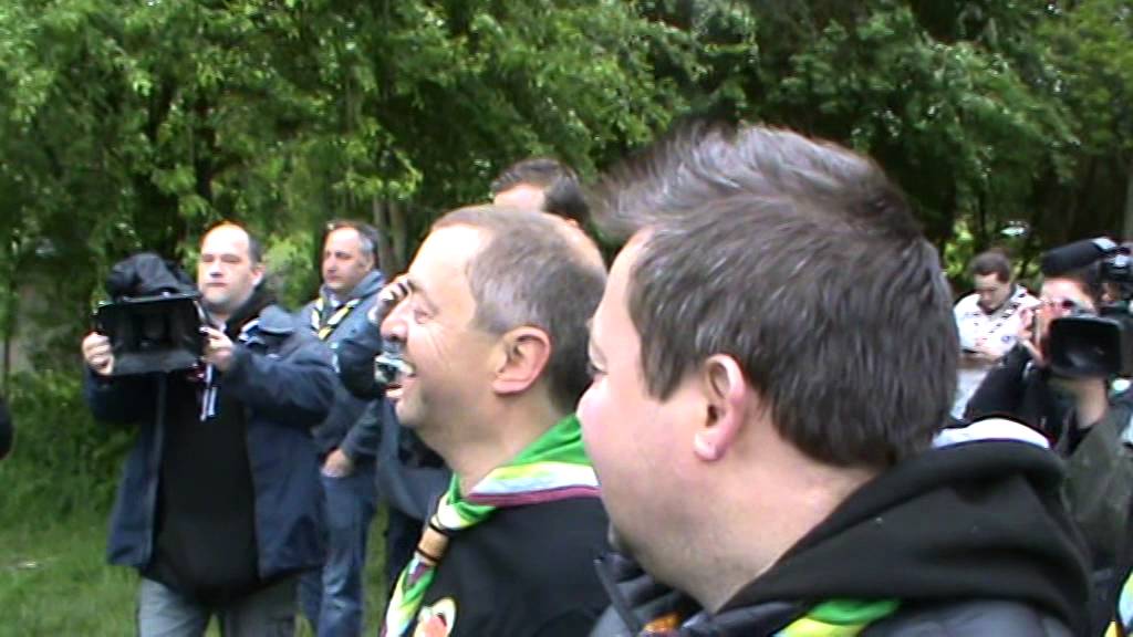 Bear Grylls and Steve Backshall visit Bromley District Scouts. Part 31 ...