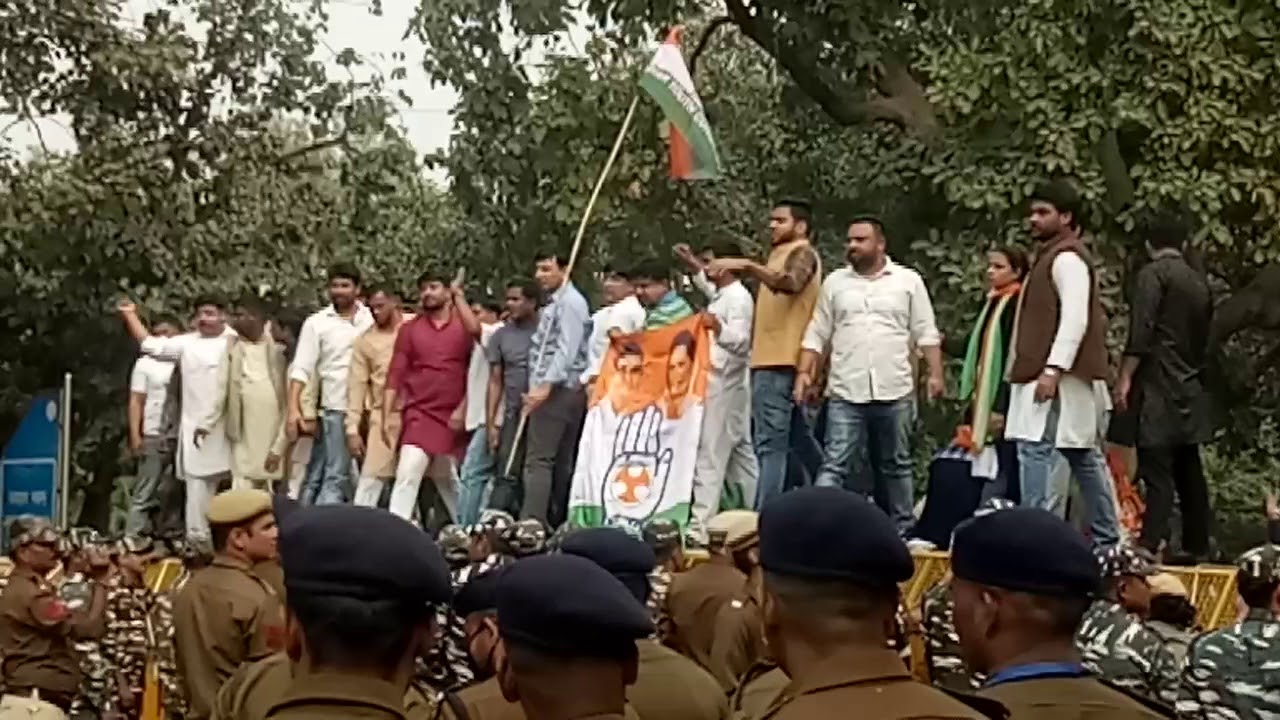 IYC protest in parliament house - YouTube