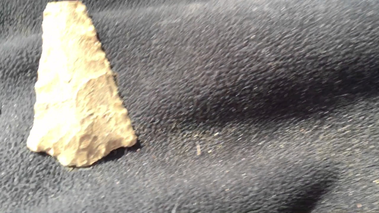 Digging Arrowhead's - YouTube