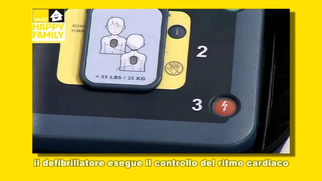 DAE - AED Uso del defibrillatore nella rcp di un bambino - YouTube