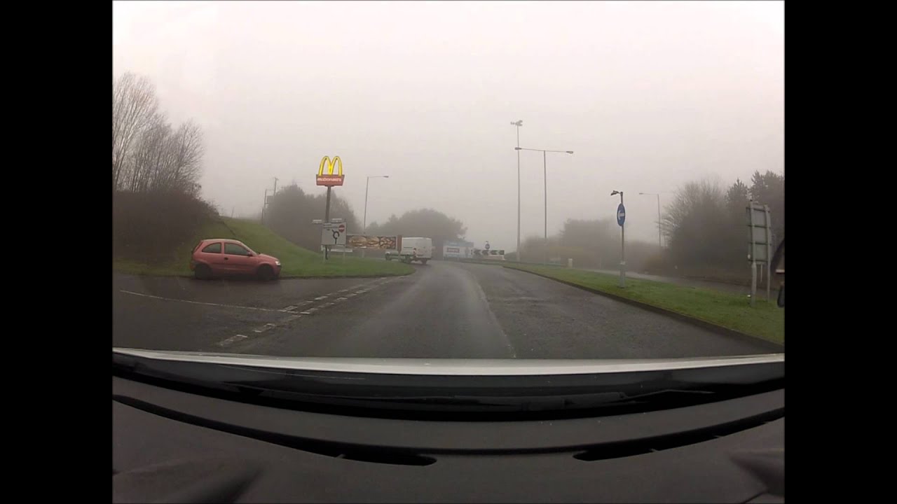 People jumping red lights Junction 47 M4 roundabout - YouTube