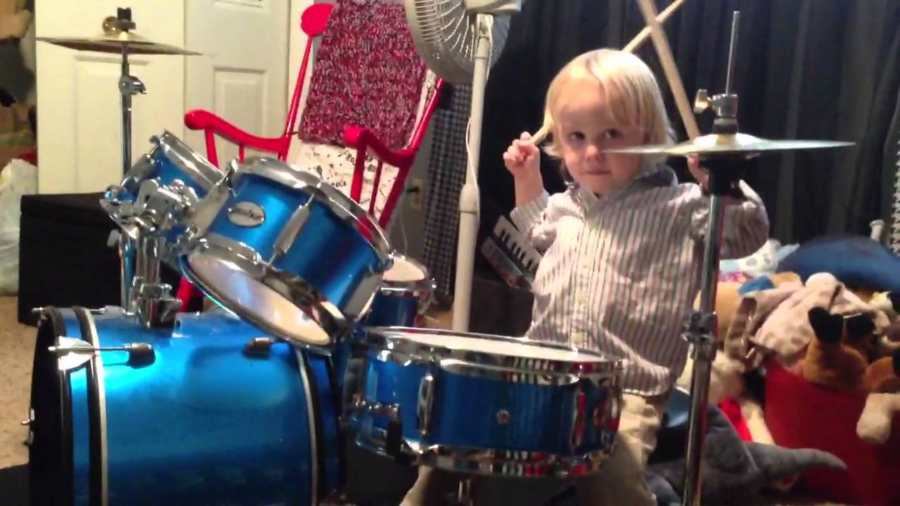 Drummer baby 2 years old - YouTube