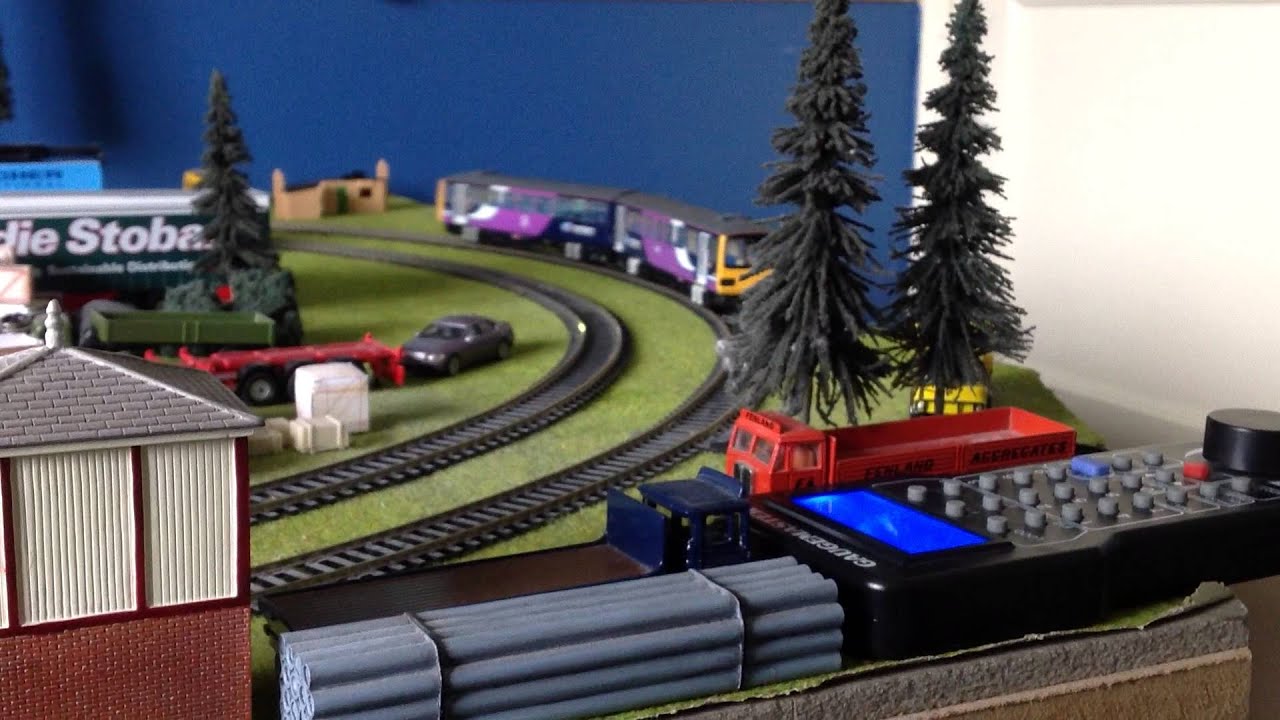 Realtrack models Class 144 DMU in northern rail livery on hire to FGW ...