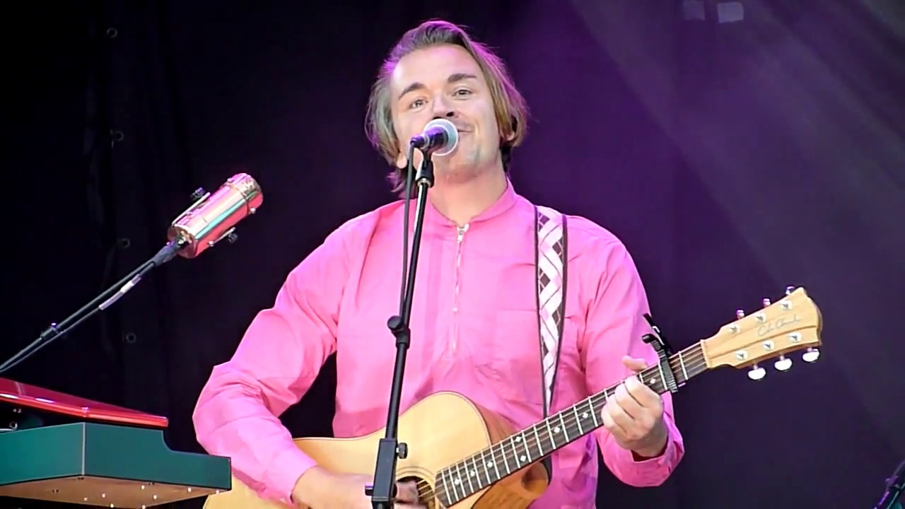 EMIL JENSEN REAL FOOTAGE LIVE @ Malmöfestivalen. By #mikemerone - YouTube
