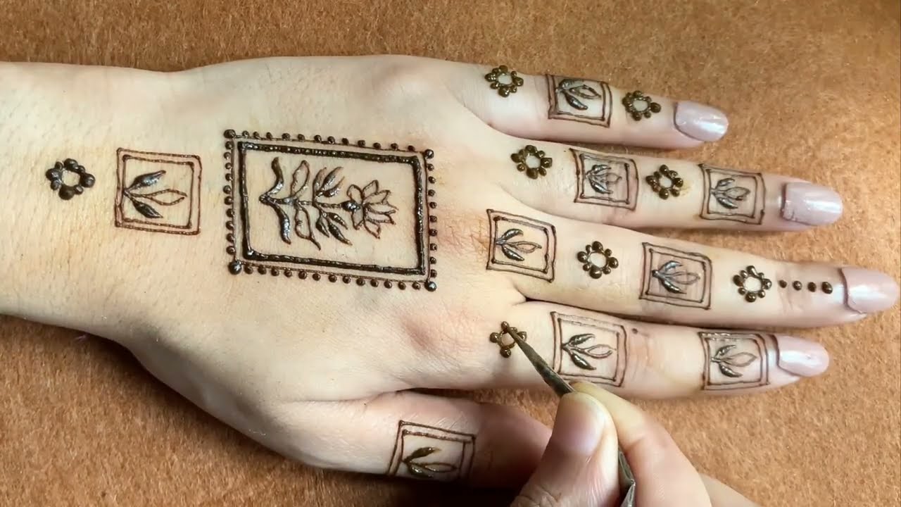 Simple backhand mehendi | Aesthetic mehendi |Minimal mehendi ...