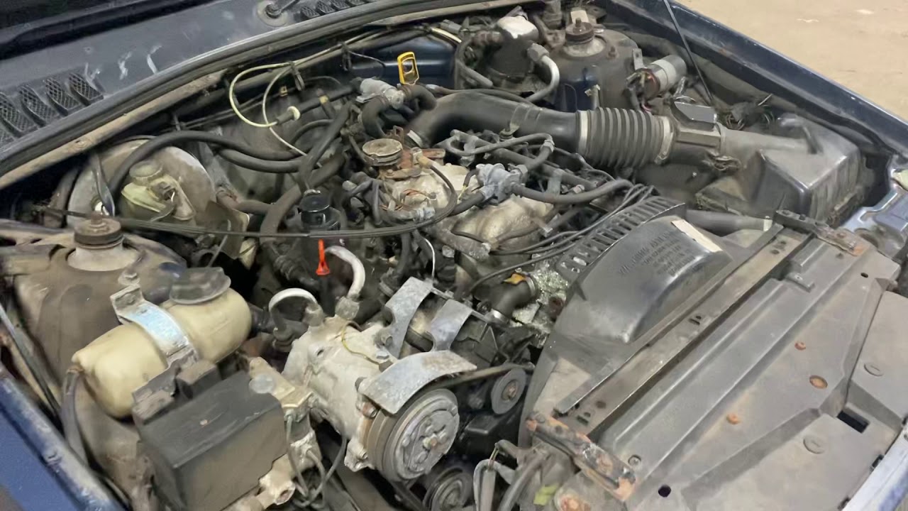 Lot 3 - Volvo 760 GLE - YouTube