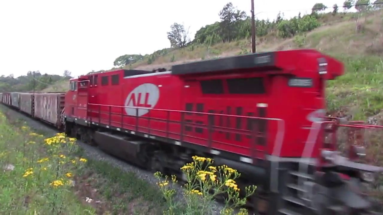 Trem com 76 vagões e com a dupla de Dash-9 #8315 e #8305 ALL, entrando no Túnel da Pedreira ...