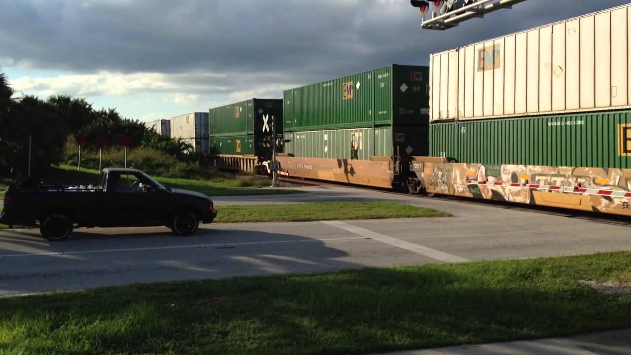 FEC TRAIN 210#1360at8:47am - YouTube