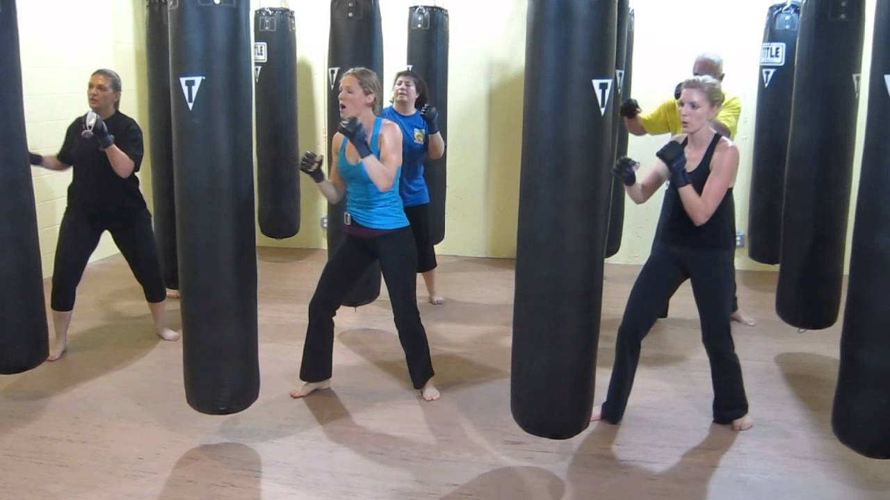 7 min Power Cardio Kickboxing Workout - YouTube