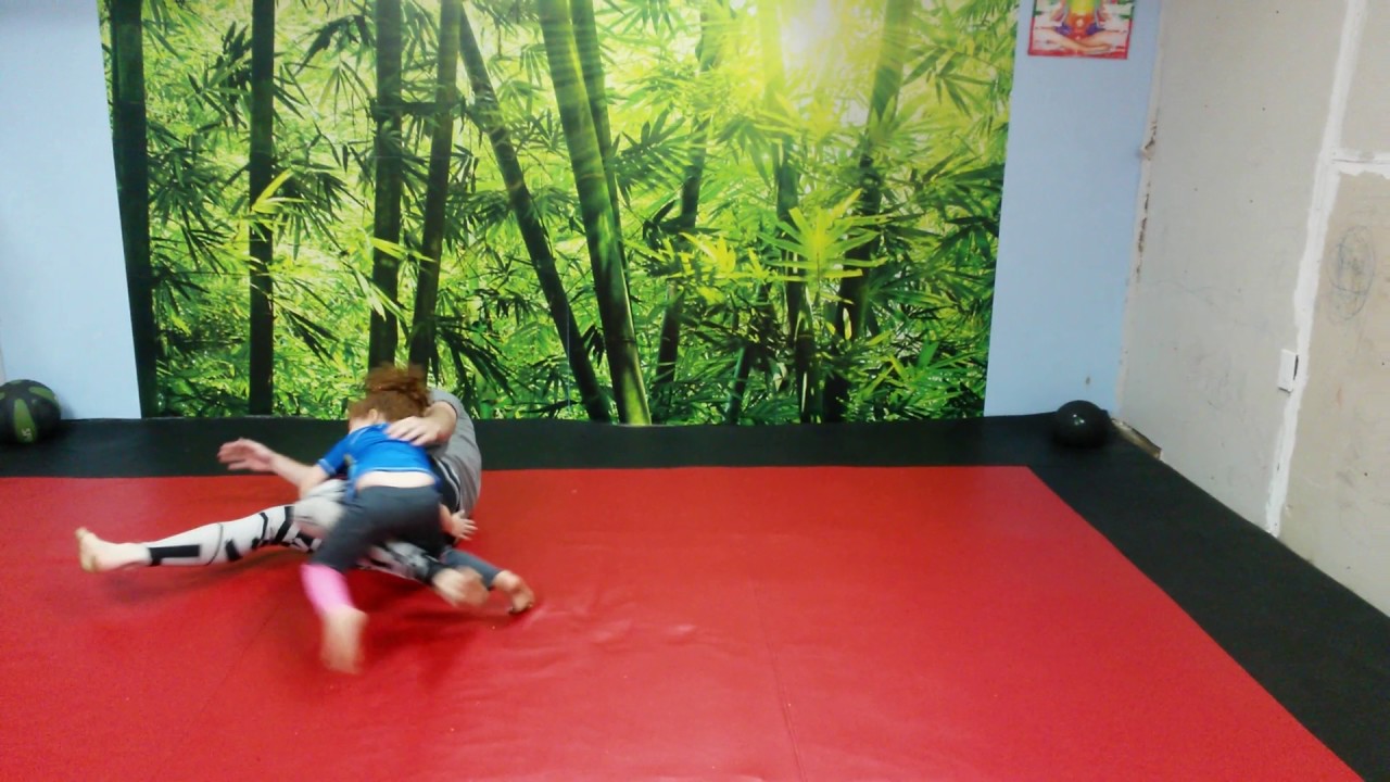 Jiu jitsu with my 3 year old baby girl. - YouTube