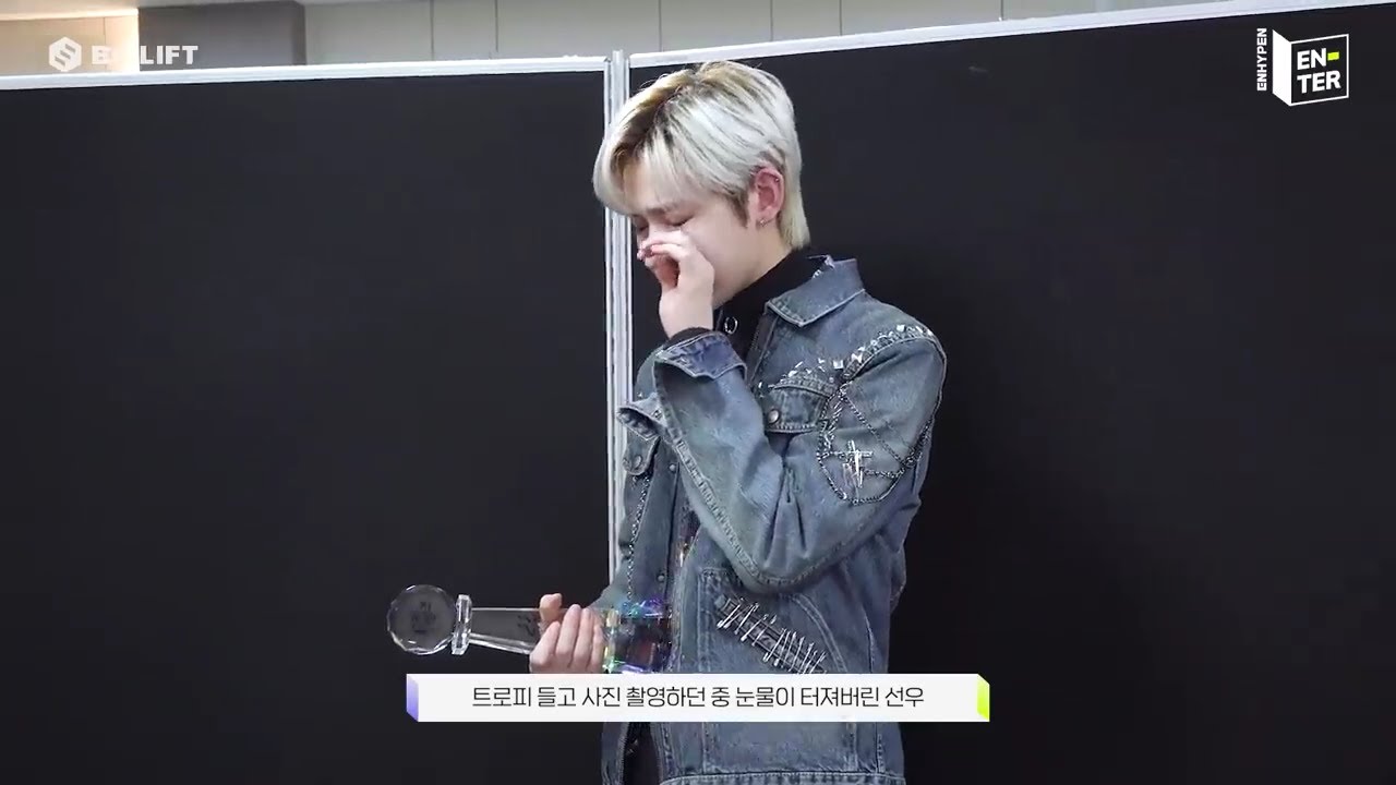 Sunoo crying moments😭 - YouTube