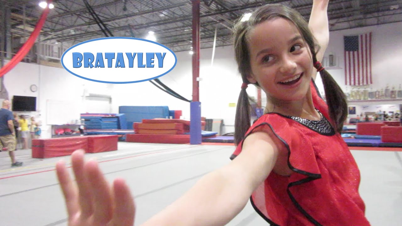 Hi Fivin' the Crowd (WK 234.3) | Bratayley - YouTube