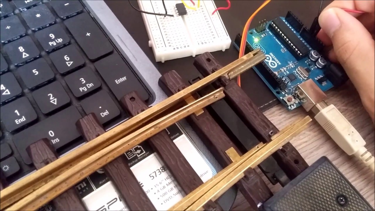 Test DCC Servodecoder met ATTiny85 - Servo LGB wisselaandrijving - YouTube