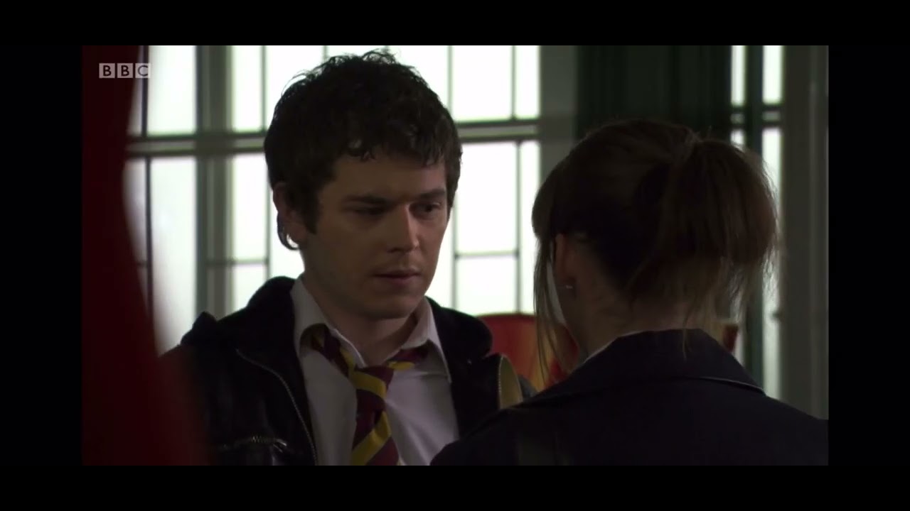 Waterloo road : Vicky tells Aidan about losing the baby - YouTube