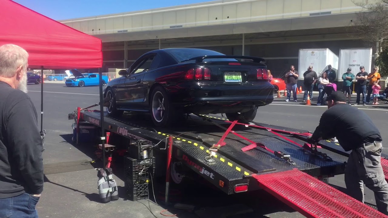 Sn95 mustang with old school 351w on the dyno at Ponies in the smokies ...