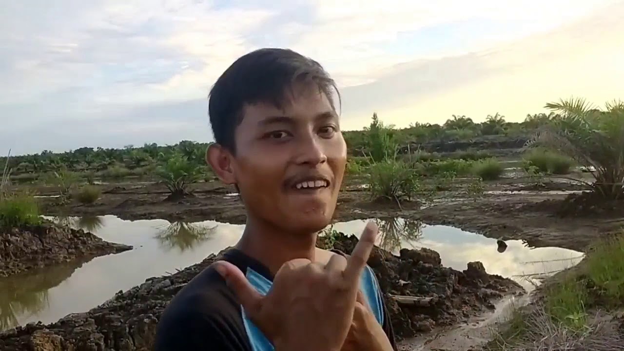 Njala ikan kakap silver pake alat tradisional - YouTube