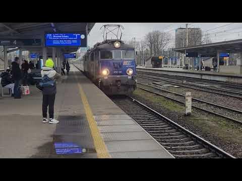 EU07-005 i EP07-387 w duecie 😀💛 na stacji Warszawa Wschodnia. Double locos on station Warsaw ...