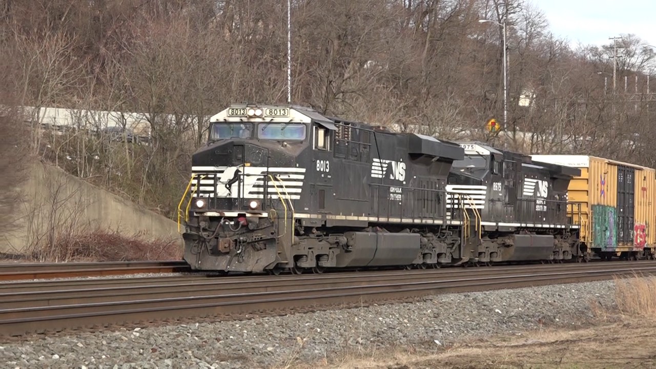 NS #8813 & 8875 bring mixed freight to a stop @ Rochester, PA 2/24/17 ...