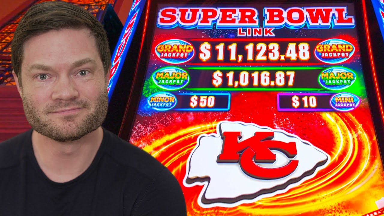 Playing the Kansas City Chiefs NFL Slot Machine in Las Vegas! - YouTube