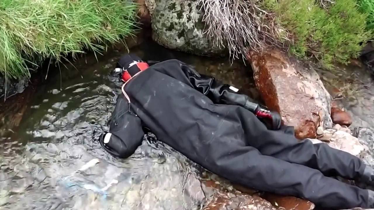 Underwater Sniping For Gold - YouTube