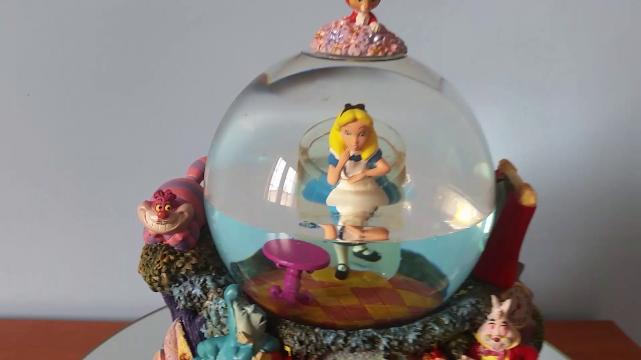 Bola Alicia Disney - Alice snowglobe Disney - YouTube