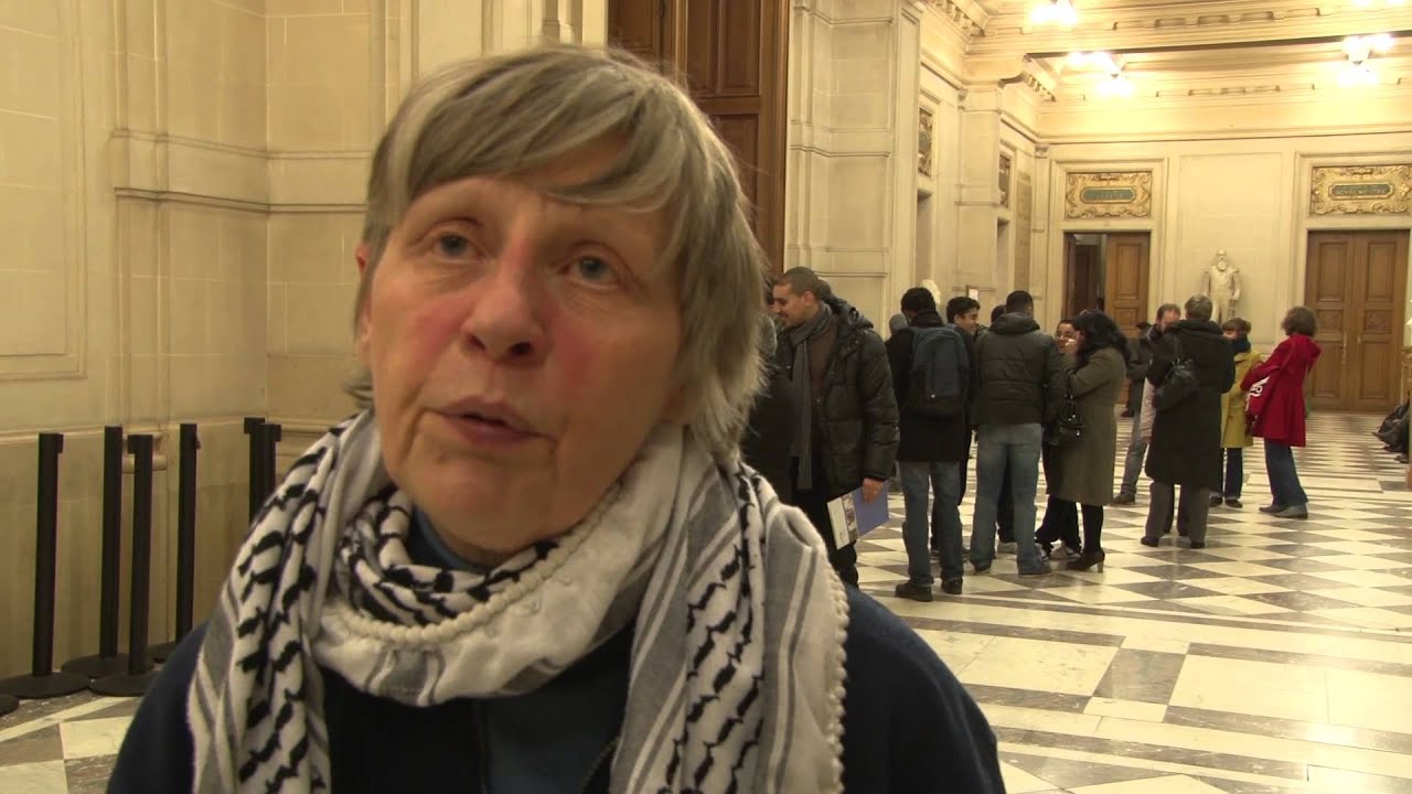 la prestation de serment du premier élu PTB au conseil communal : Axel ...