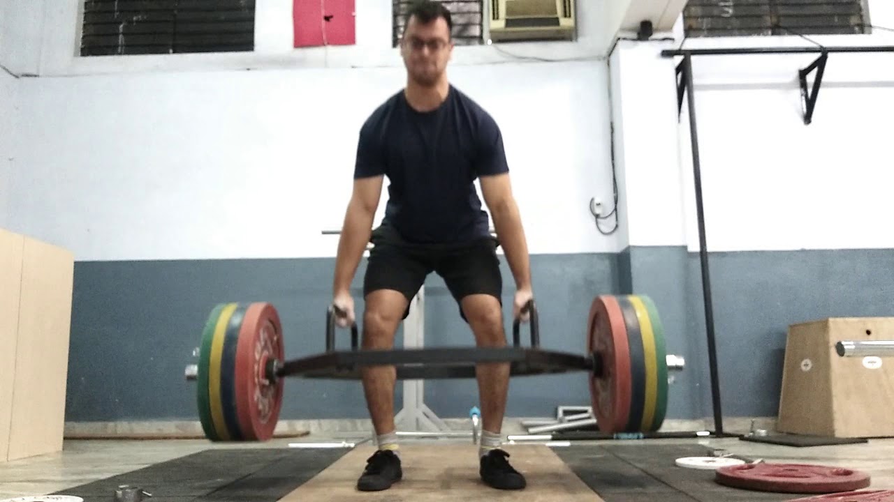 150 kg Trap Bar Deadlift x 20 Reps - YouTube