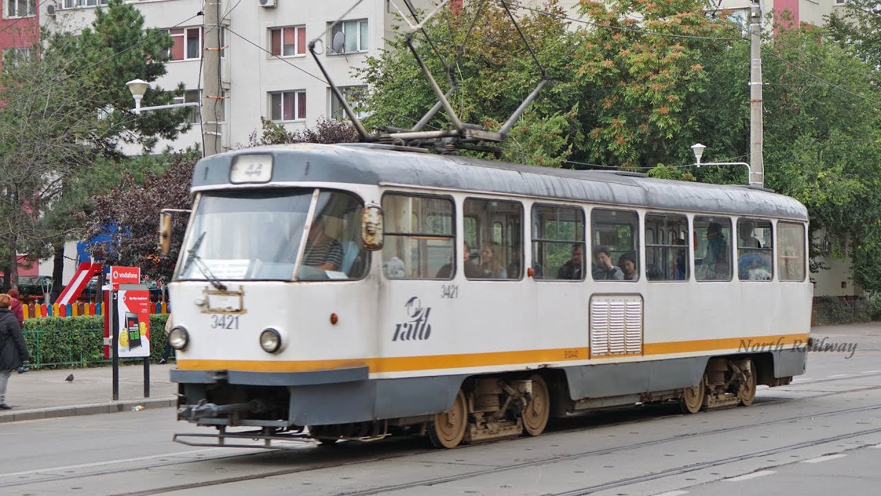 [Tatra T4] Trams in Bucharest , Romania / ブカレストのトラム - YouTube