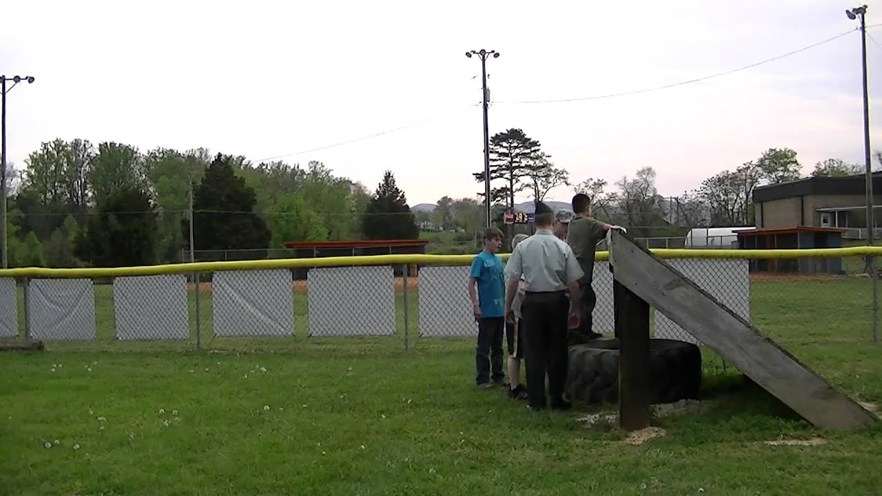 Campbell County High JROTC: Boy Scout obstacle course. - YouTube