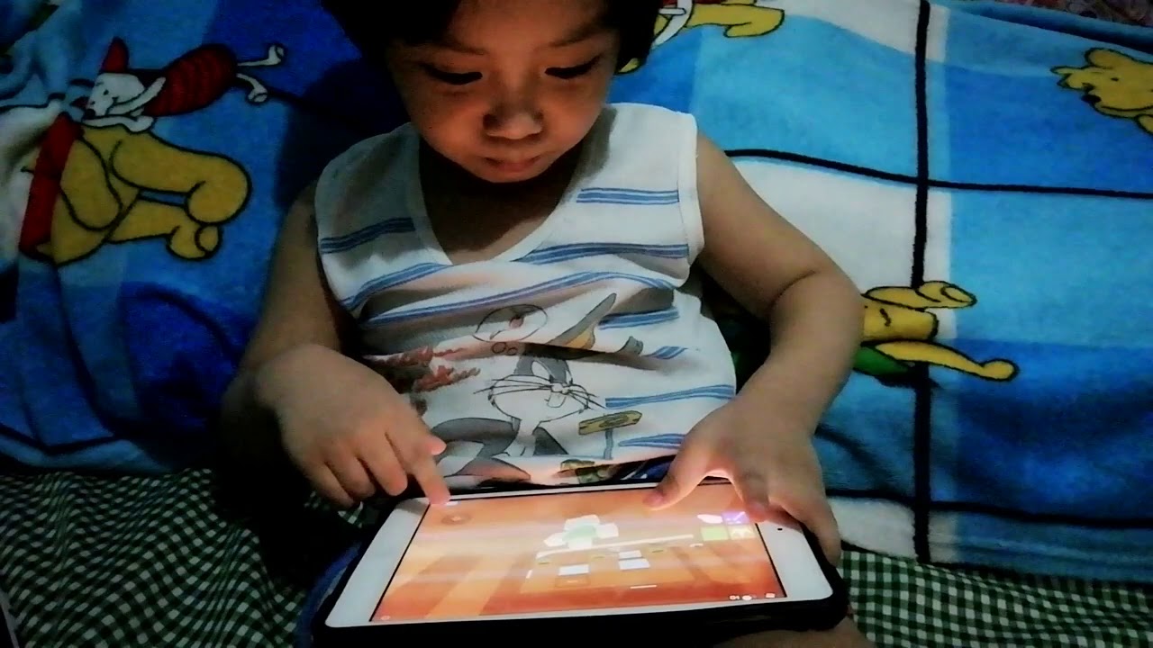 4 year old roblox gamer - YouTube