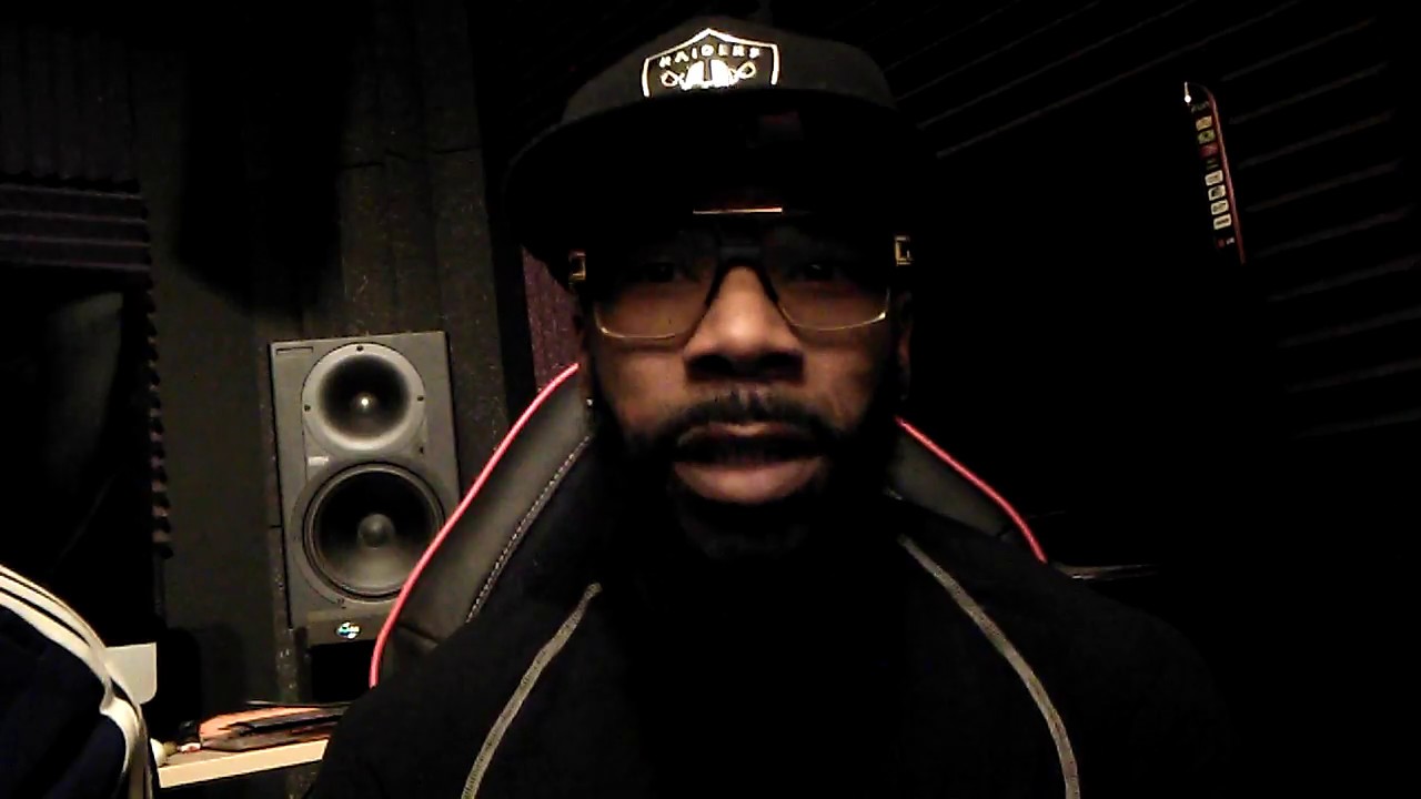 BUSTA FLEX fait toujours sont job a plein temps! - YouTube