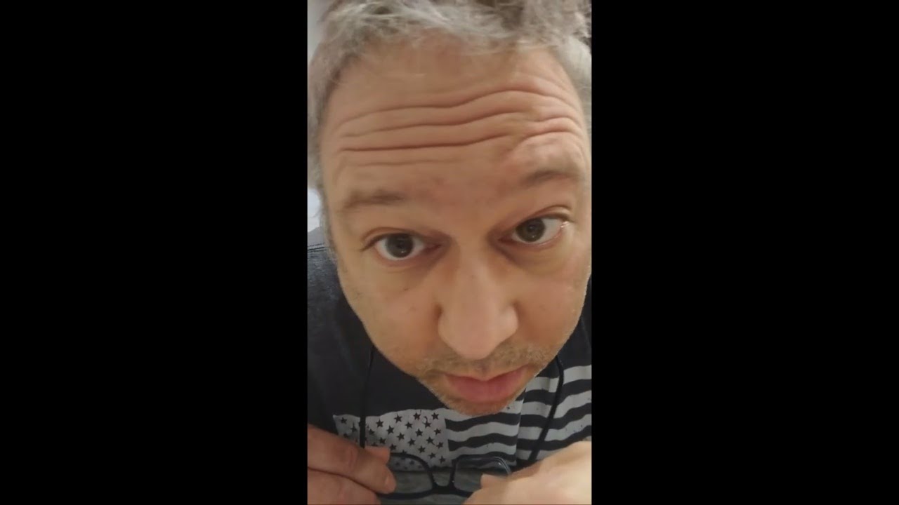 Mister Smooth hits on Tater - YouTube