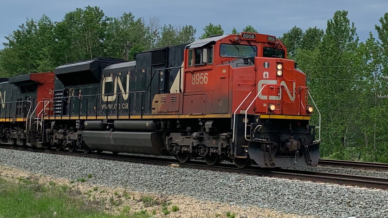 CN 8956 East (CN Q186) - Near Stony Plain, AB - YouTube