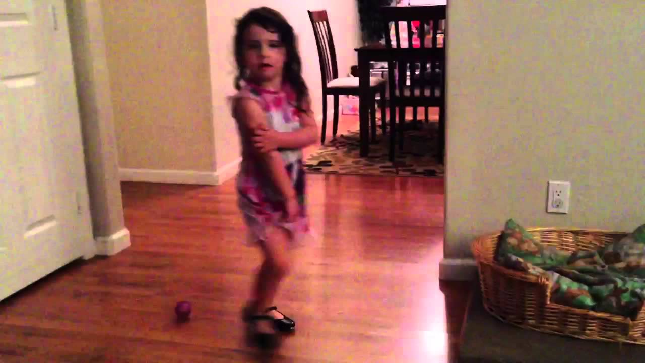 Tap dancing Taylor - YouTube