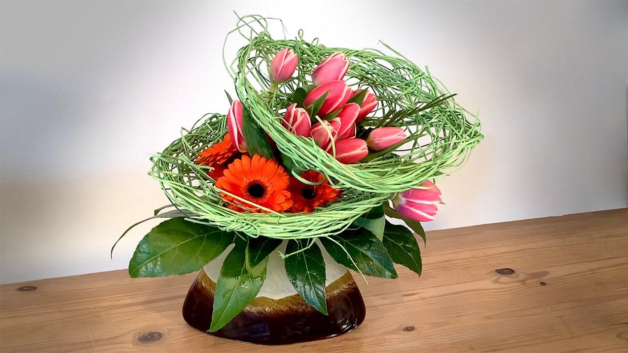 How To Make A Simple But Eye Catching Floral Design - YouTube