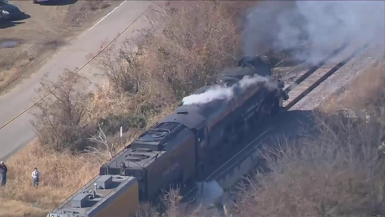 WATCH: Union Pacific's Big Boy No. 4014 Rolls Through Oklahoma - YouTube