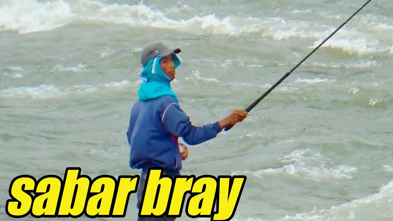 mancing ikan di kali harus tenang & sabar, || fishing - YouTube