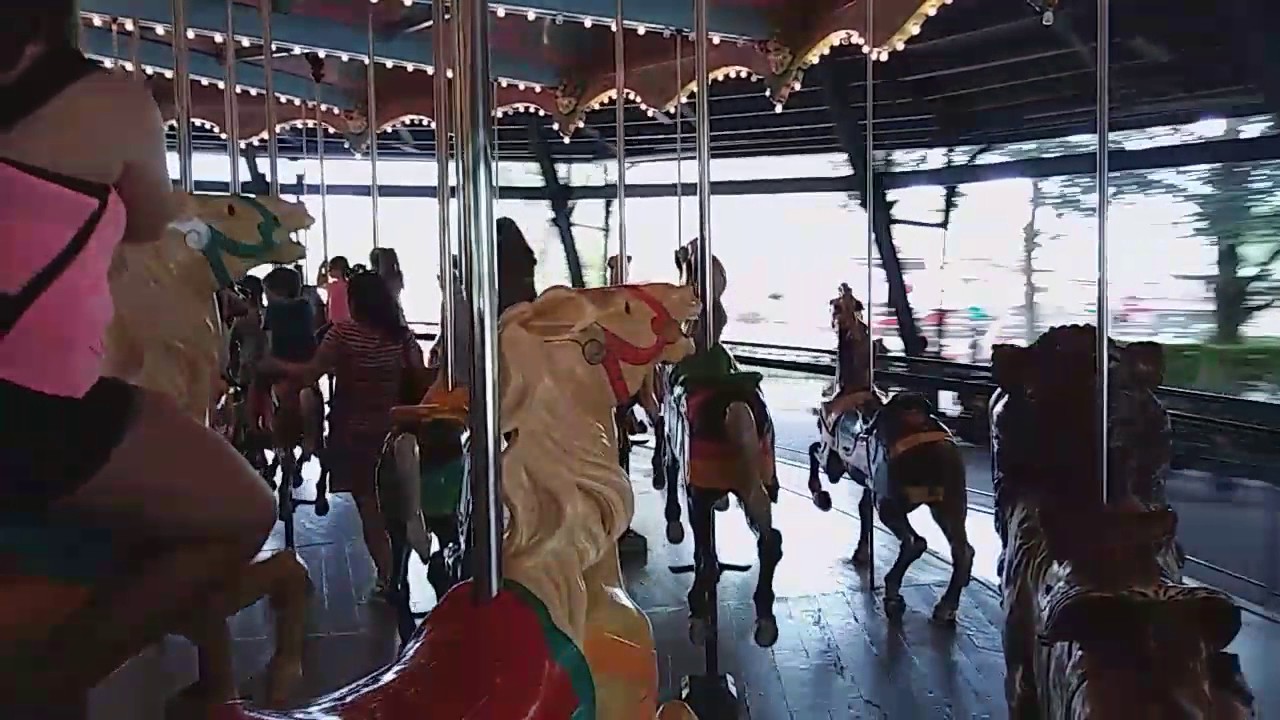 KENNYWOOD Carousel ride - YouTube