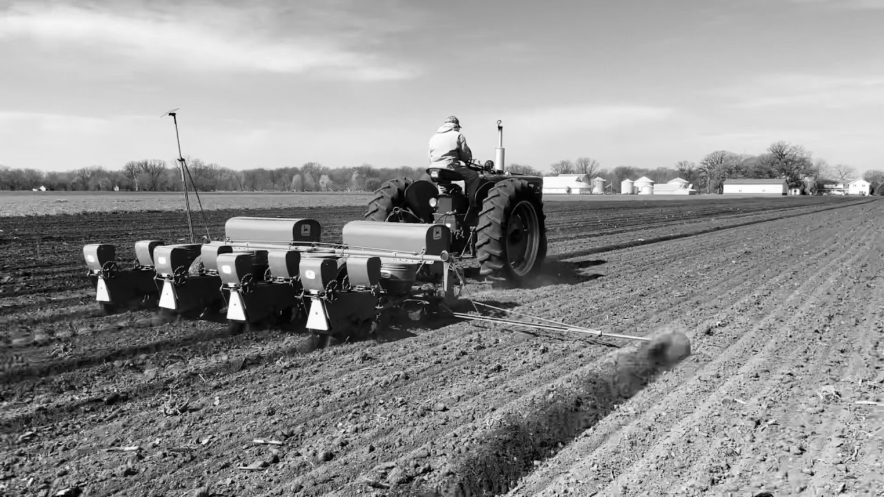 Old School Corn Planting In Northern Illinois - YouTube