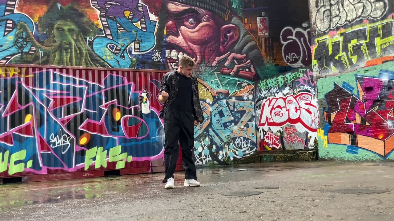 Video - Dance Freestyle lockdown Jamie Bell - YouTube
