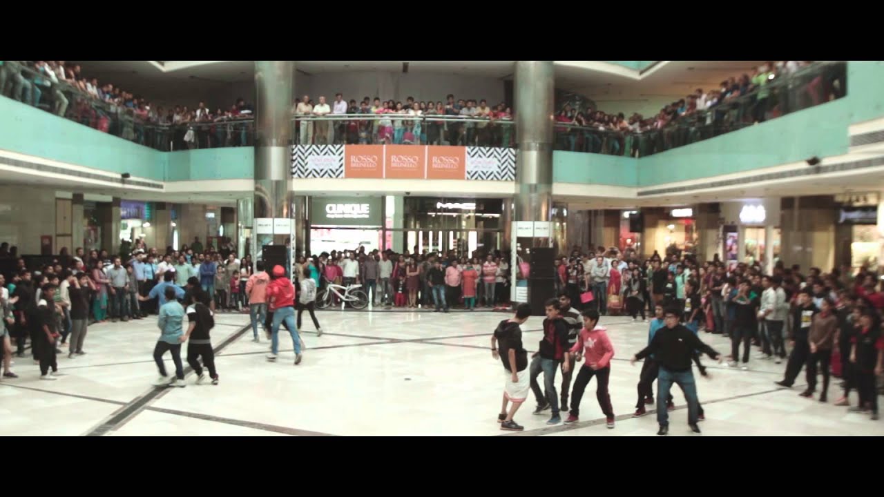 Opera Mini flash mob in India - YouTube