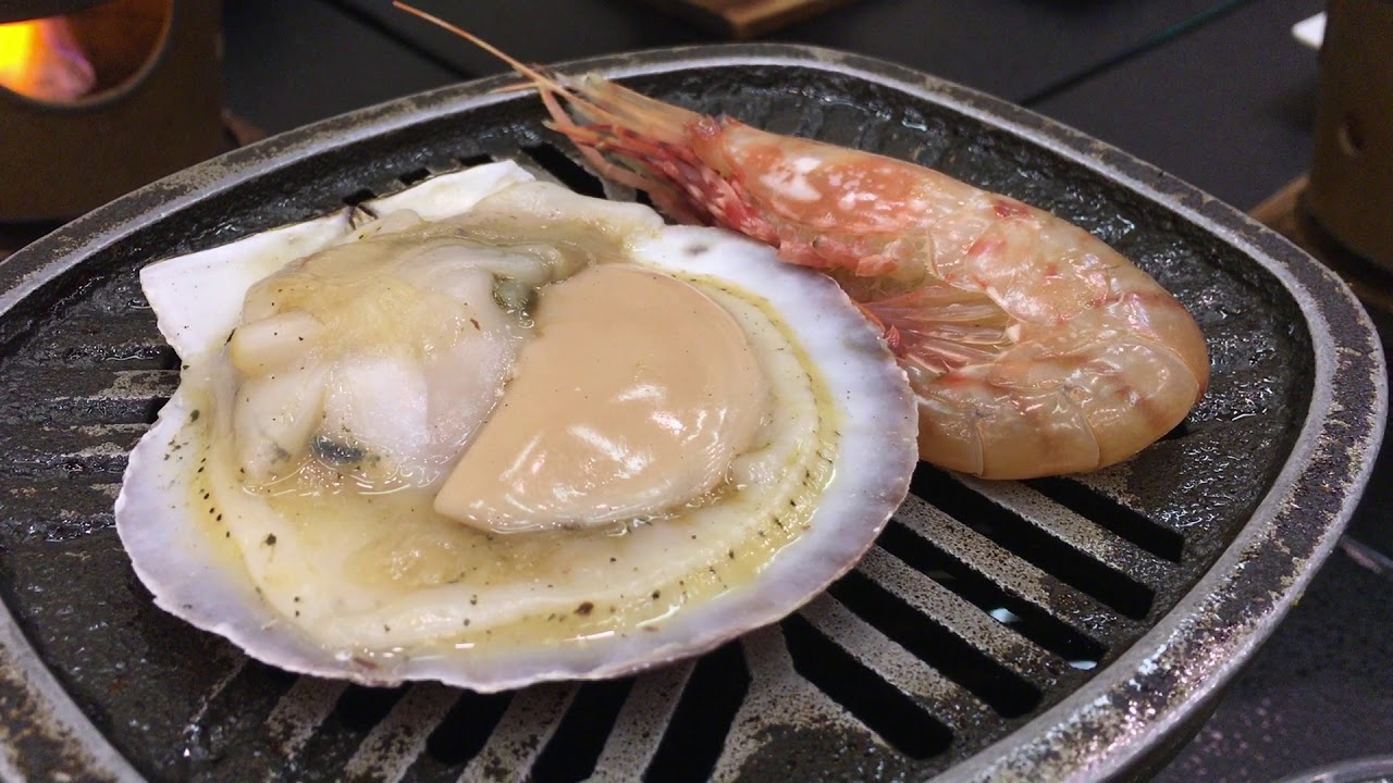 Street Food Guide ★ Nama Hotate (生帆立貝) and Botan Ebi (ぼたんえび) in Hamacho ...