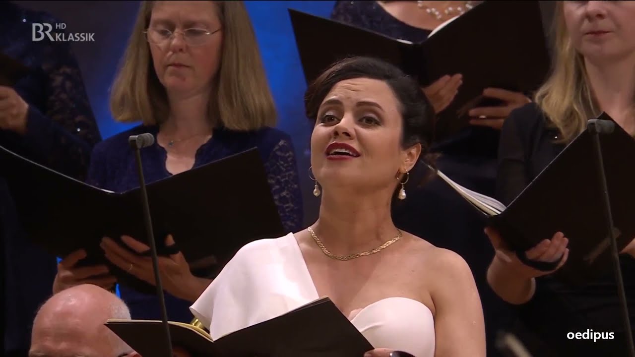 “Mozart, Krönungsmesse, KV 317 en Vesperae solennes de Dominica”, door ...