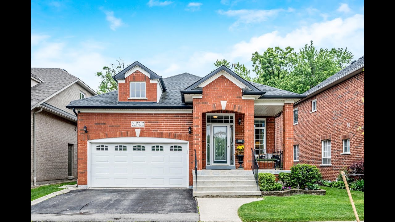 Presenting 82 Robarts Dr, Milton ON - YouTube